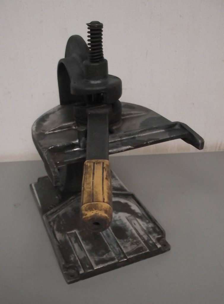 Manual Paint Lid Press for Gallon Paint Cans - Used - Welter Storage