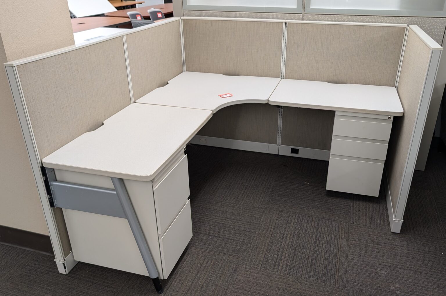 Haworth 6'x6' White/Beige Fabric Panel Workstations - Used - Welter Storage