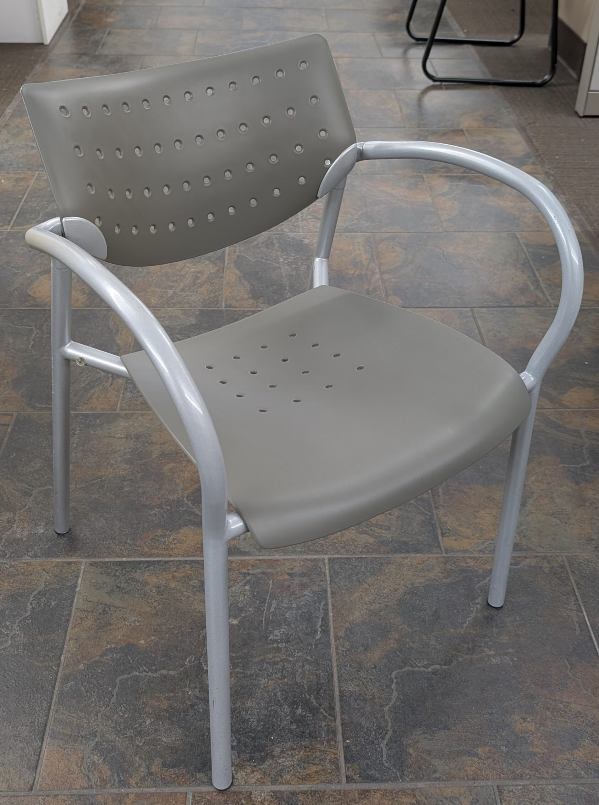 Keilhauer Grey/Silver Stack Chairs w/ Arms - Used - Welter Storage